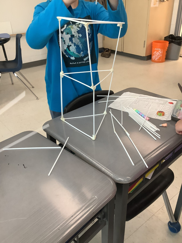 Straw Tower Challenge – La classe de Mme Zess 2023-2024
